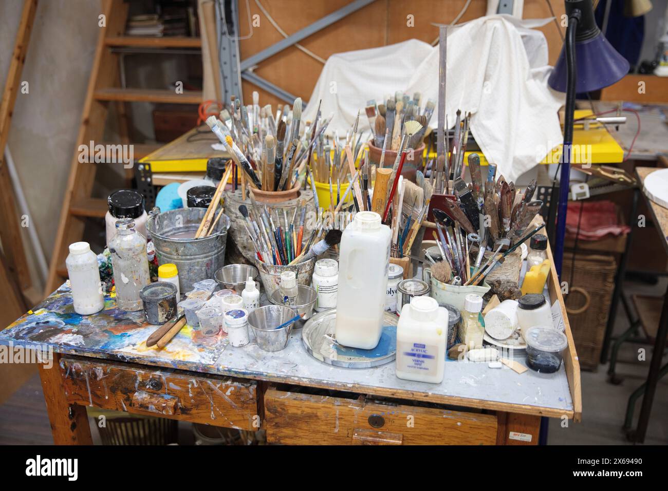 Artist studio, workshop, artist tools, paints, brushes Stock Photo - Alamy