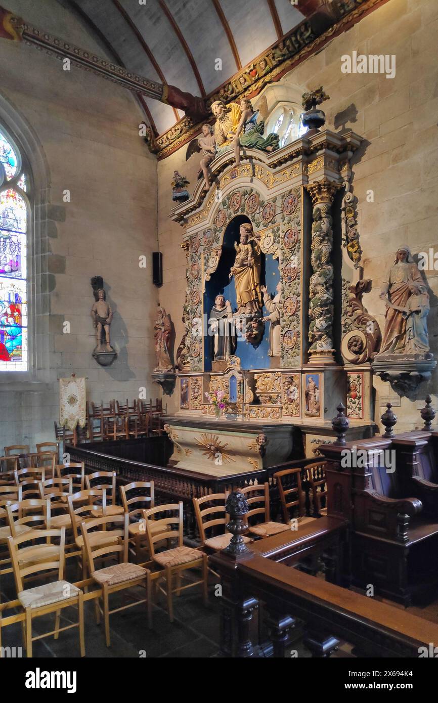 The Retable of the Rosary was made in 1696 by the master sculptor Jean ...