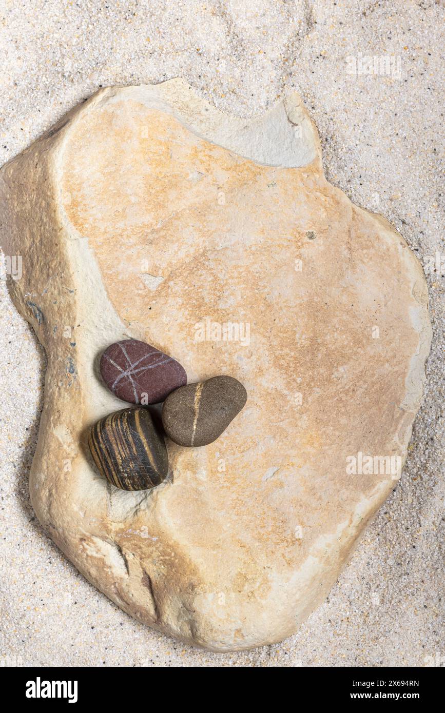 Pebble base hi-res stock photography and images - Alamy