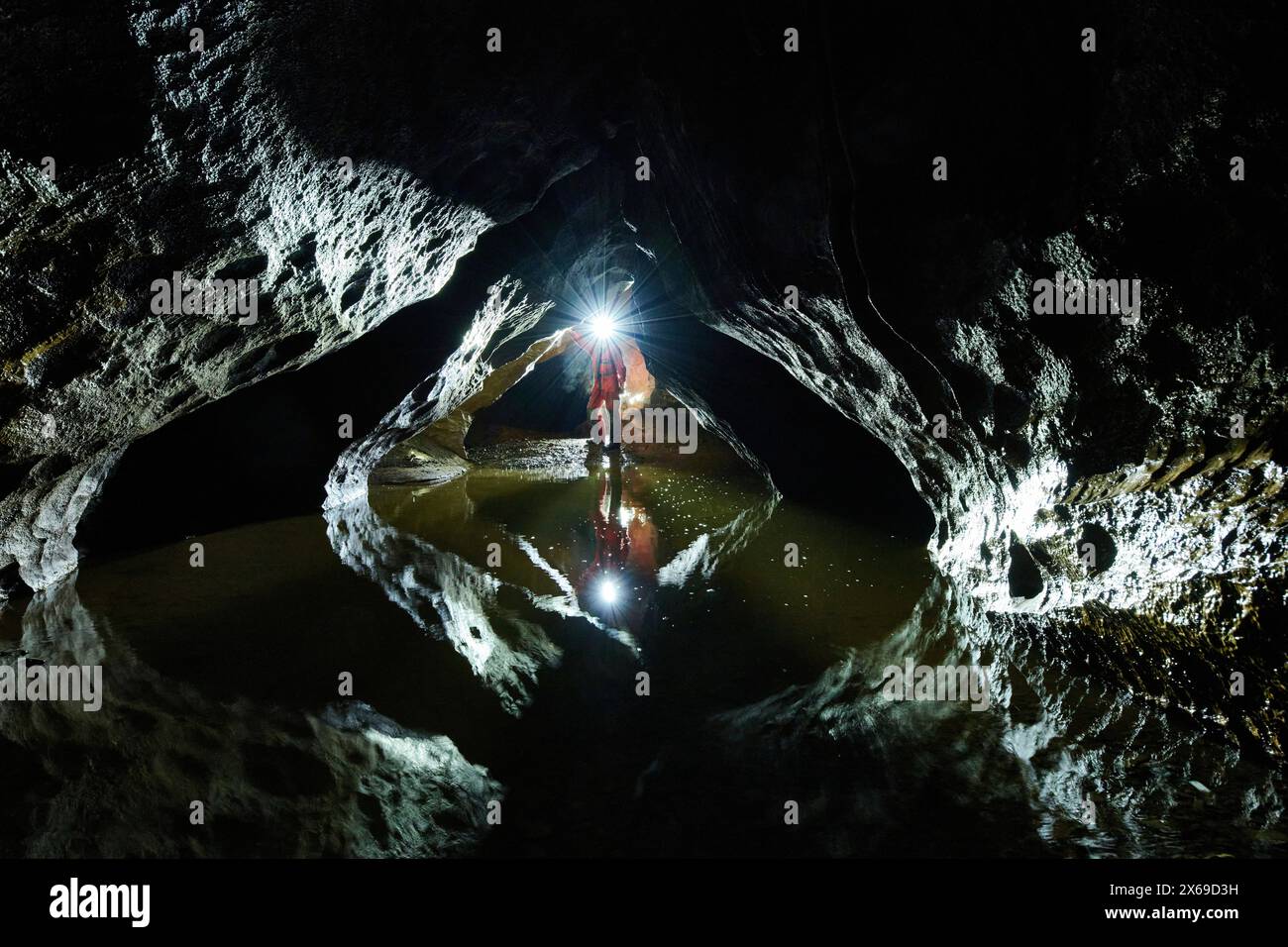 Cave settlements hi-res stock photography and images - Alamy