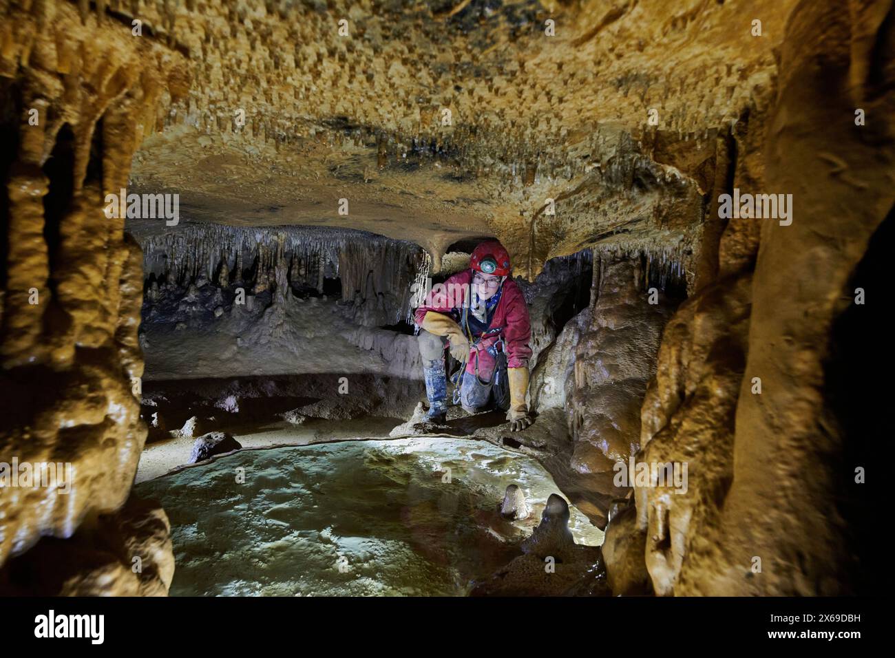 Cave marvels hi-res stock photography and images - Alamy