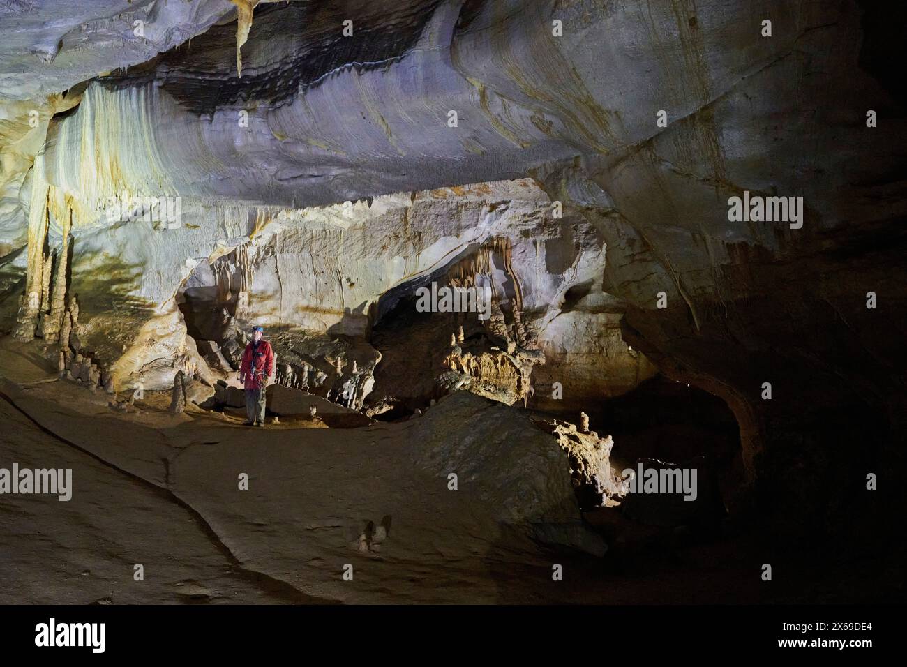 Corridor cave hi-res stock photography and images - Alamy