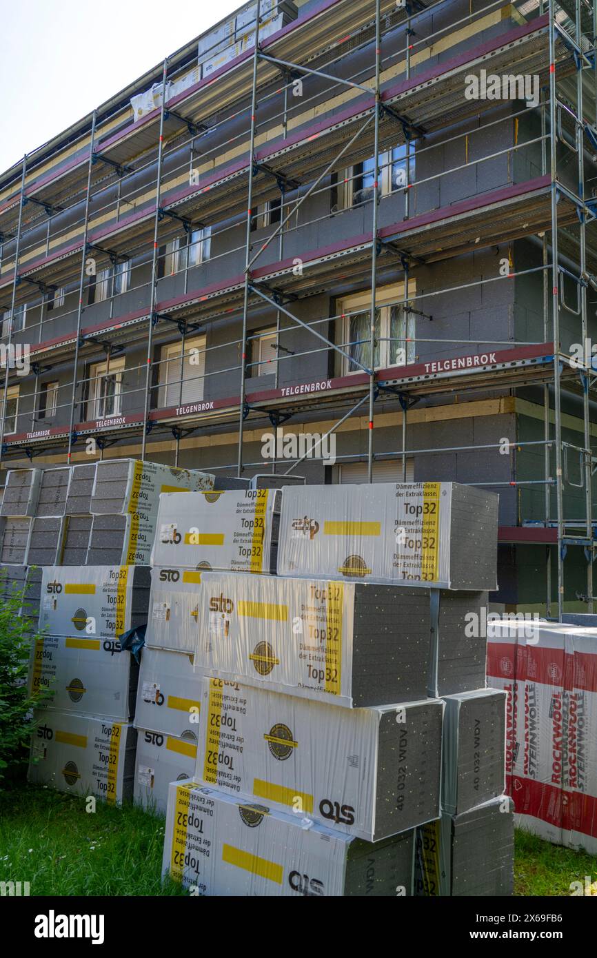 Energetic renovation of an apartment building, thermal insulation ...