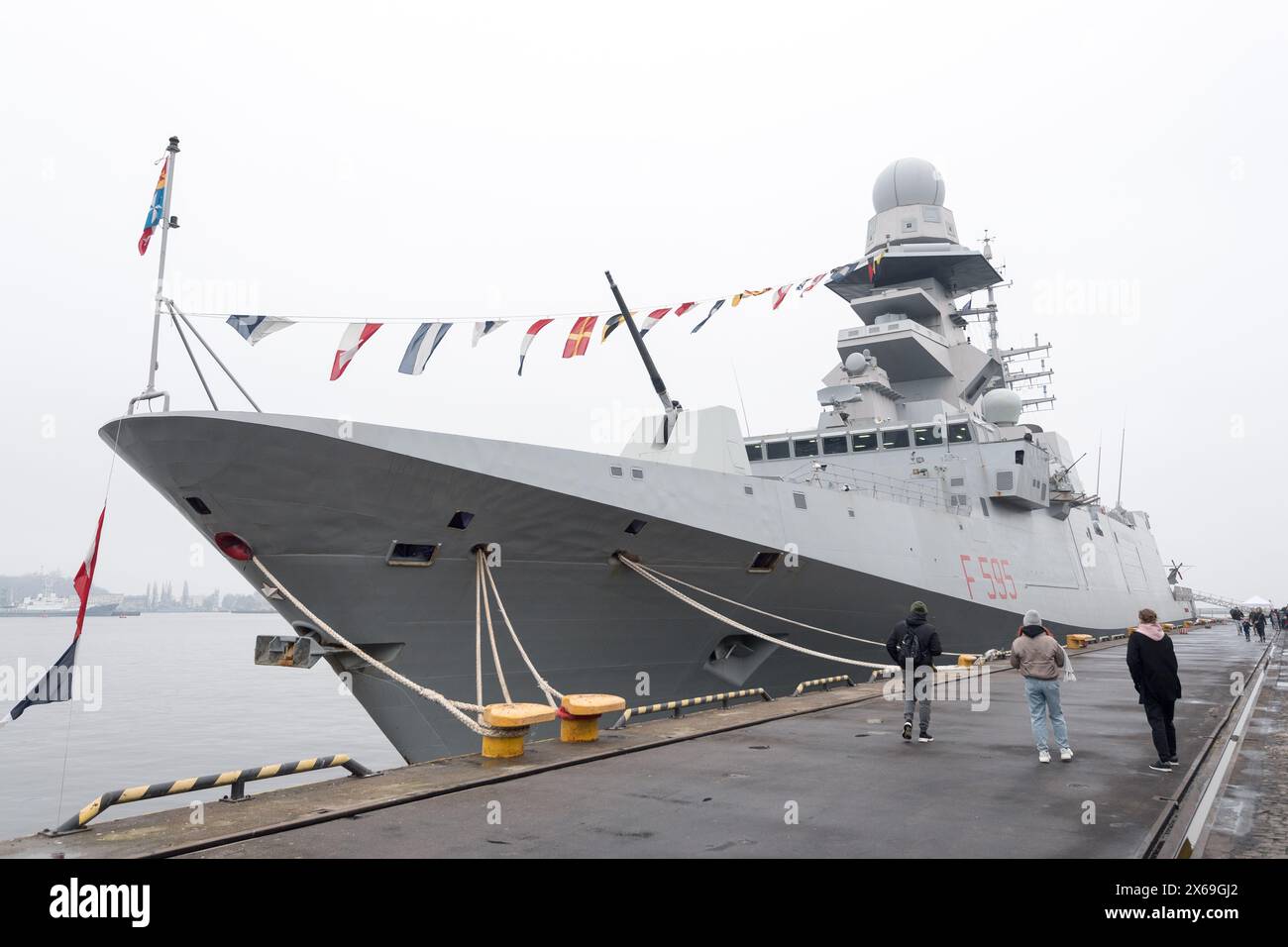 Italian frigate carlo bergamini hi-res stock photography and images - Alamy