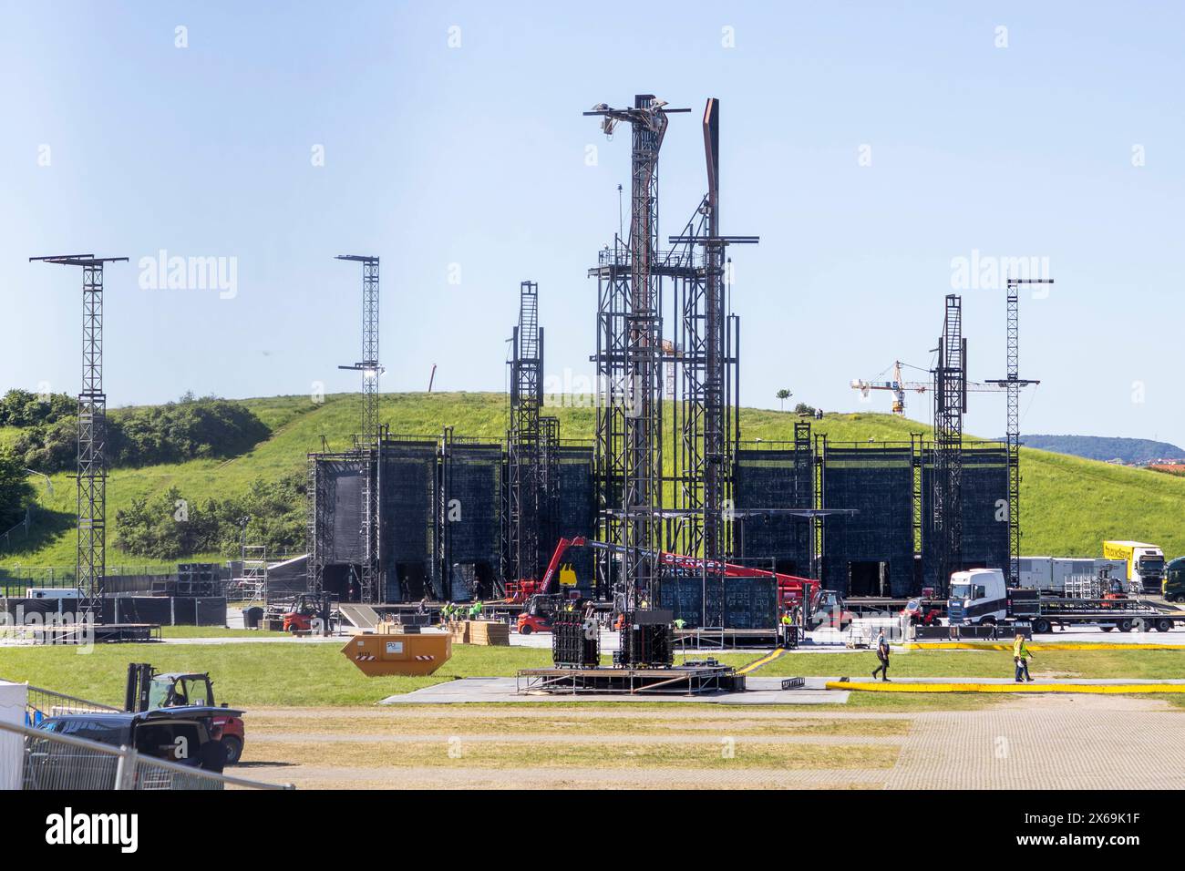 Bühnenaufbau für die vier Rammstein Konzerte in der Rinne Dresden. Zwei ...