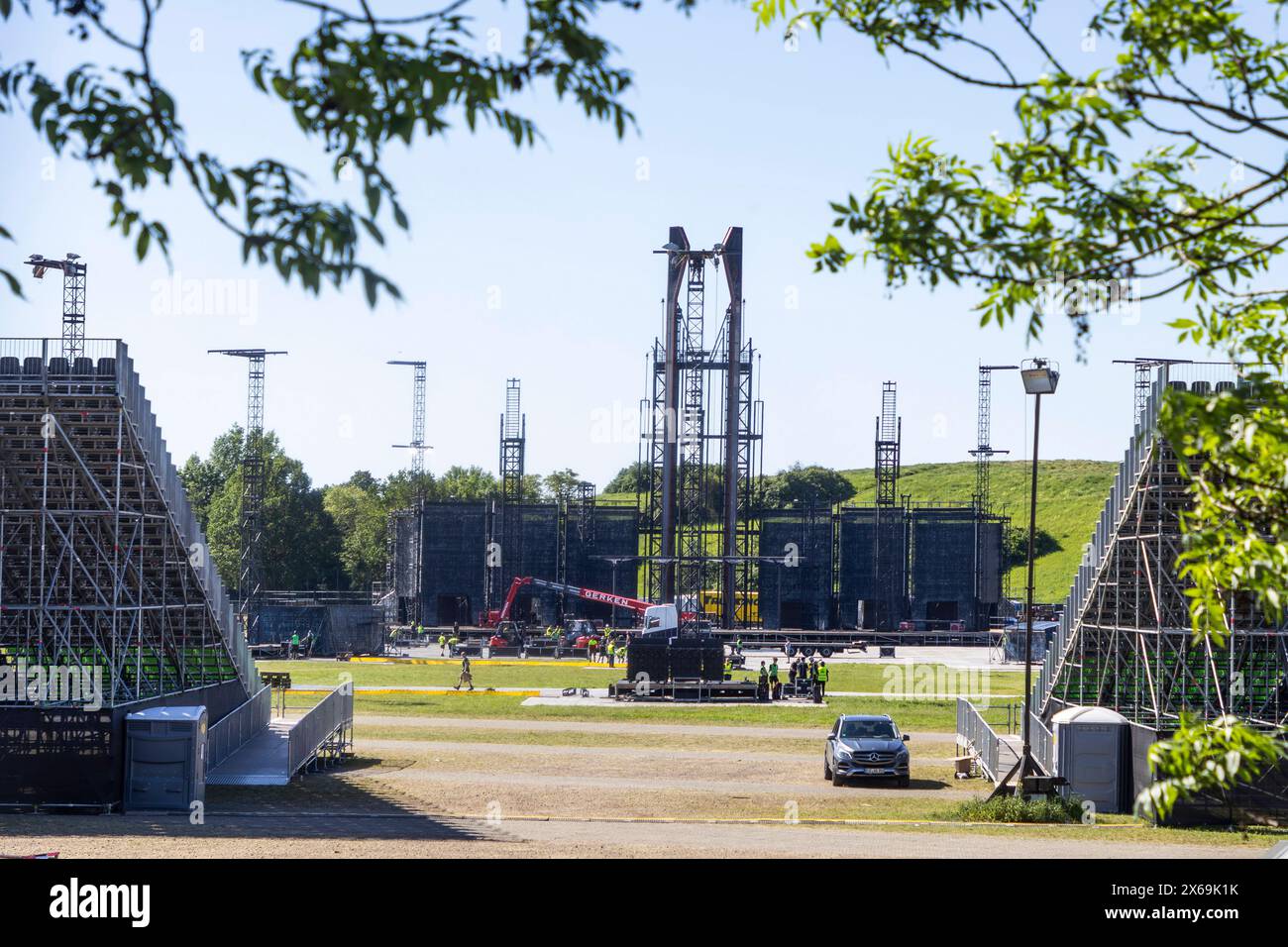 Bühnenaufbau für die vier Rammstein Konzerte in der Rinne Dresden. Zwei ...