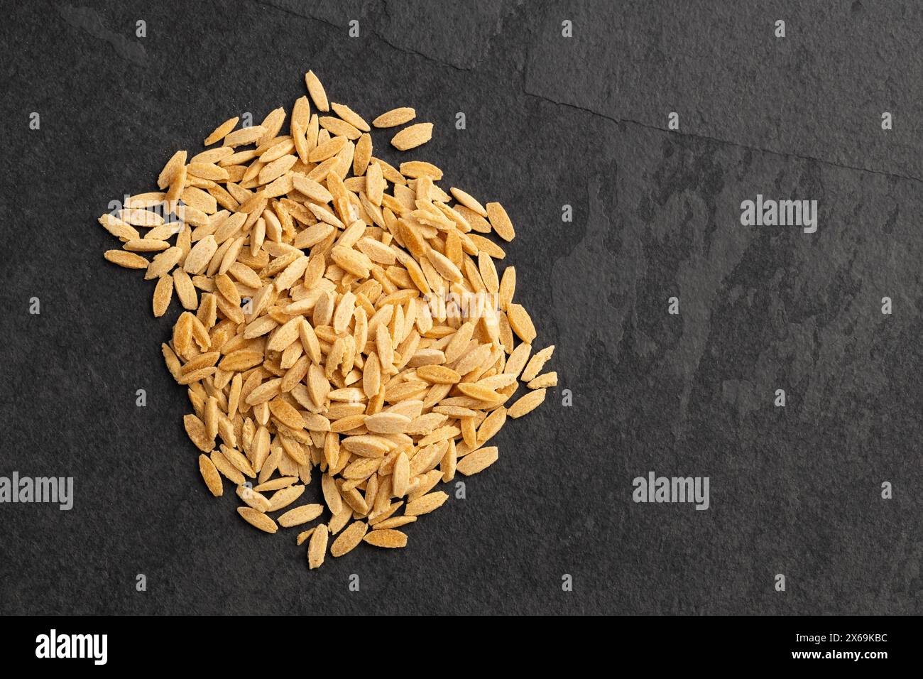 Dried orzo pasta - Italian risoni in the form of rice grains Stock ...