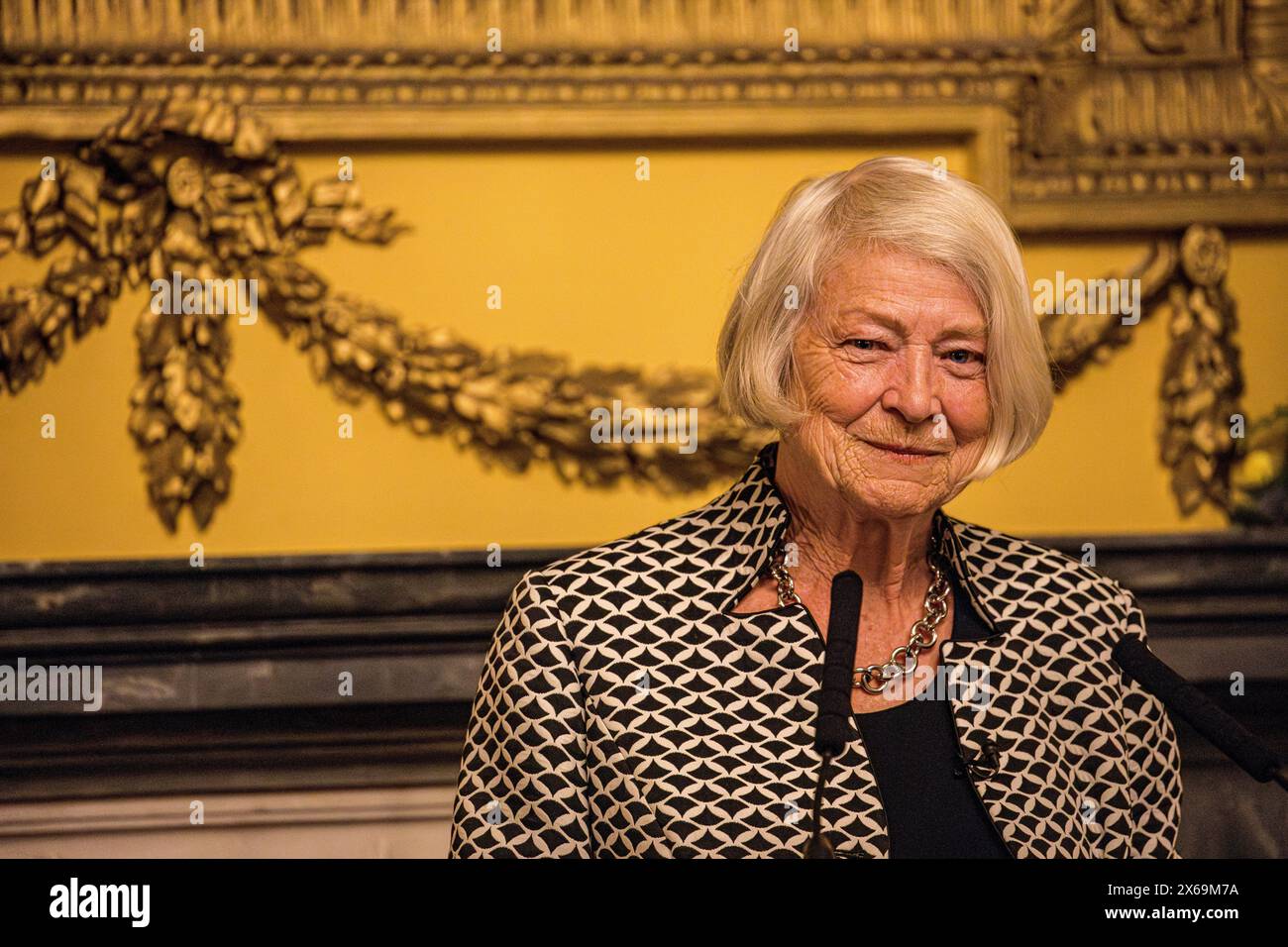 Tiananmen protests newspaper hi-res stock photography and images - Alamy