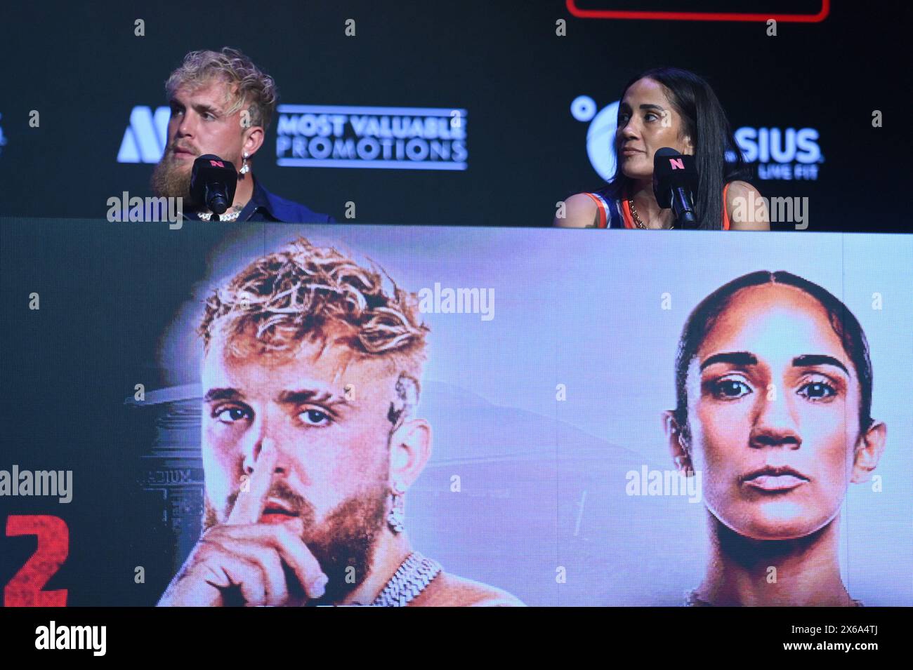 Mike tyson jake paul conference hi-res stock photography and images - Alamy