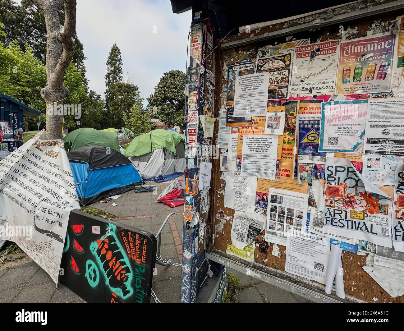 Intifada palestine graffiti hi-res stock photography and images - Alamy