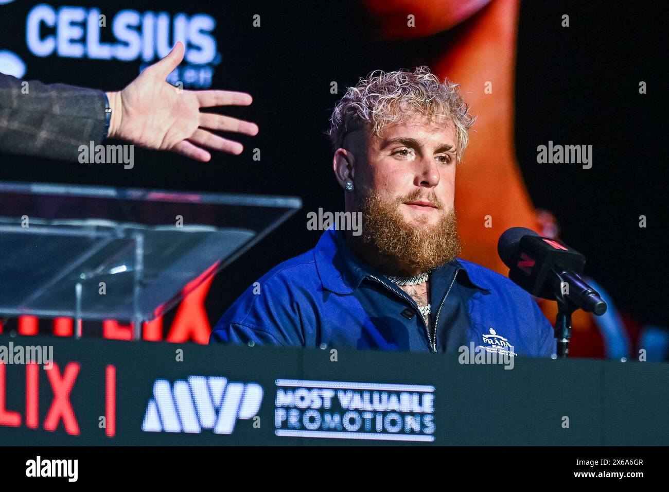Jake paul tyson boxing hi-res stock photography and images - Alamy