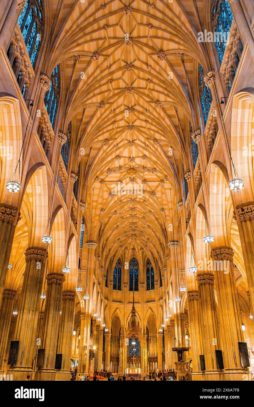 New york st patrick’s old cathedral hi-res stock photography and images - Alamy