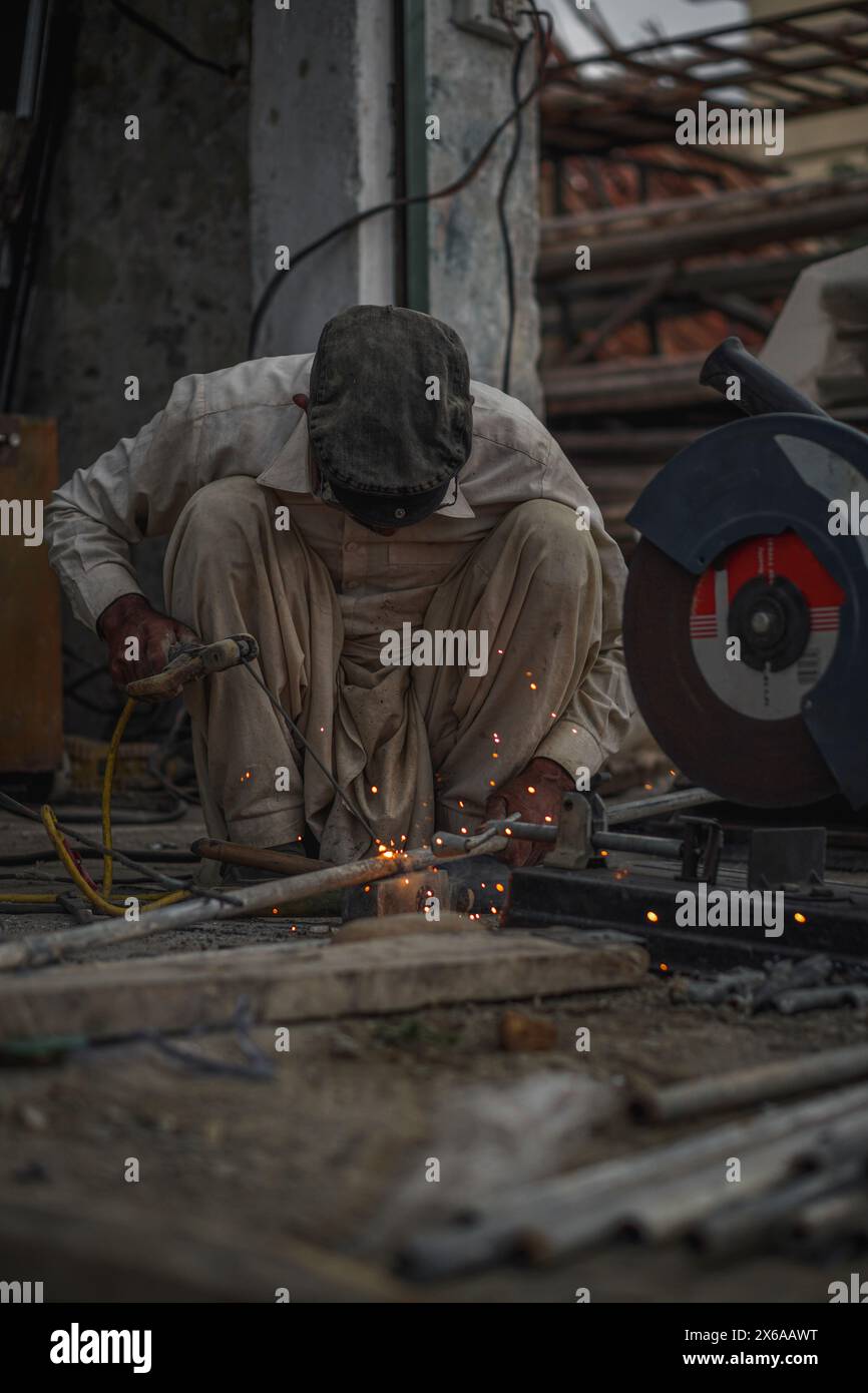 Poor welding hi-res stock photography and images - Alamy