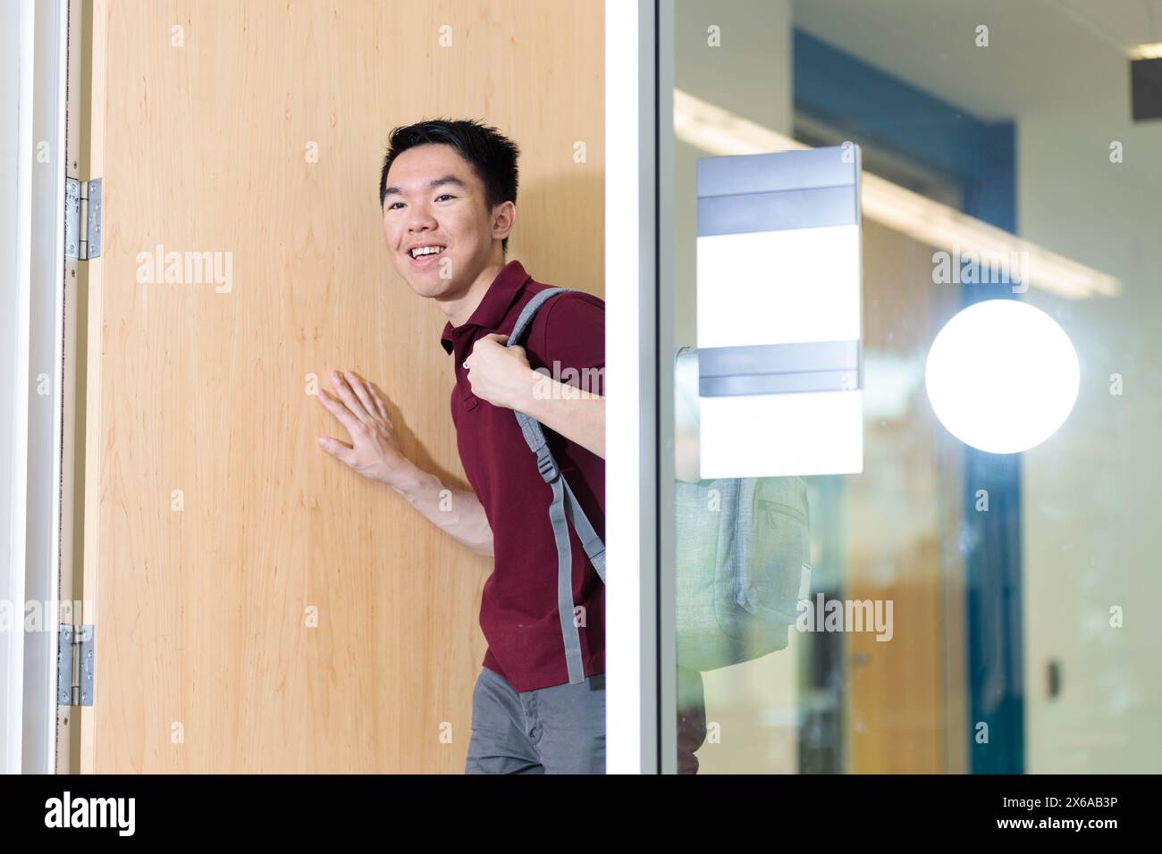 Walking into classroom hi-res stock photography and images - Alamy