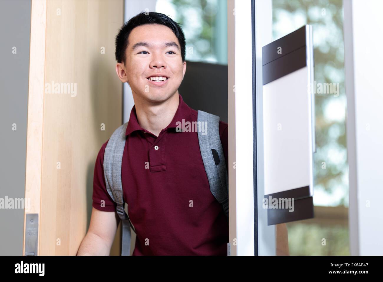 High school student classroom door hi-res stock photography and images ...