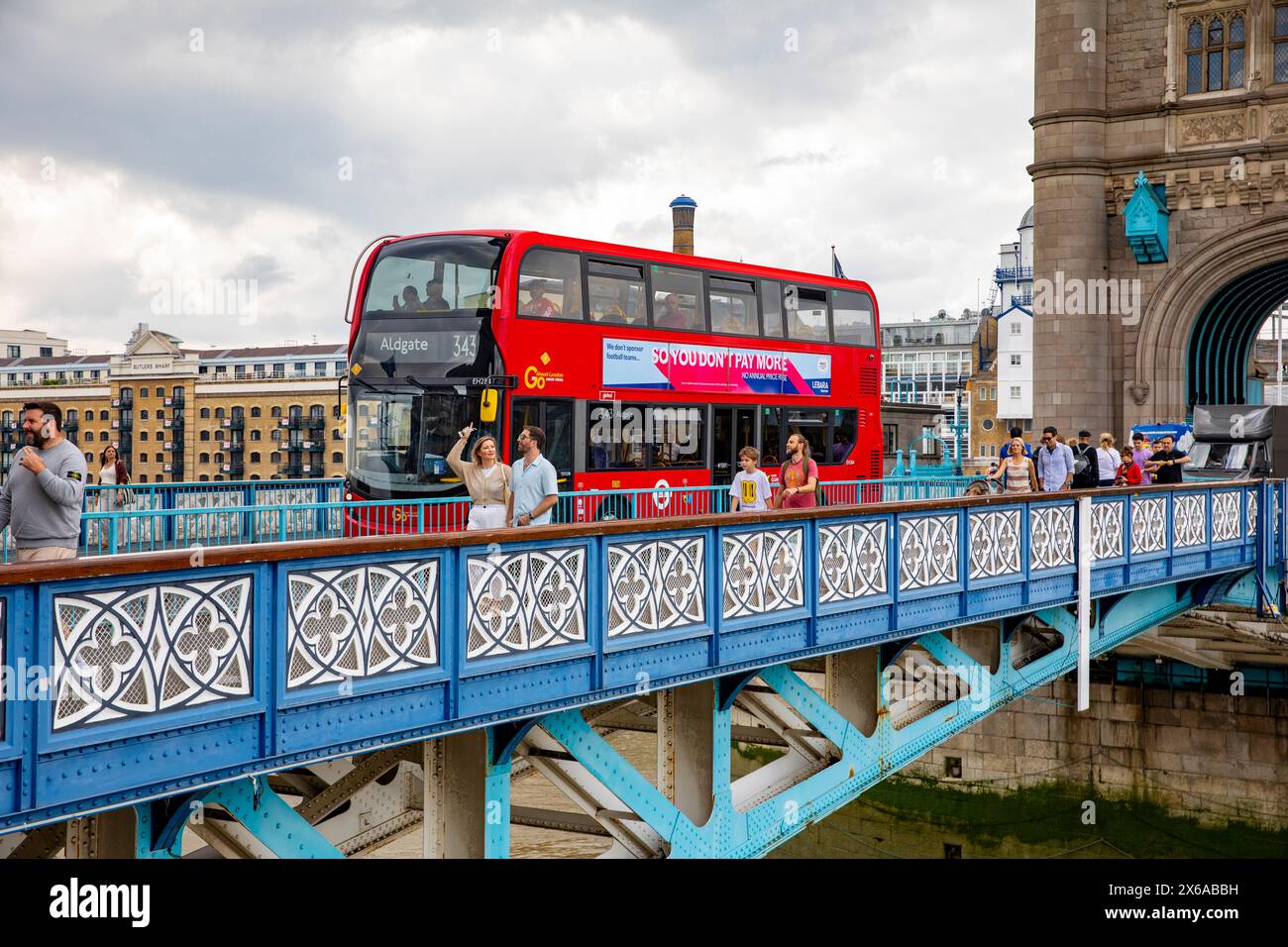 Red cross foundation hi-res stock photography and images - Alamy