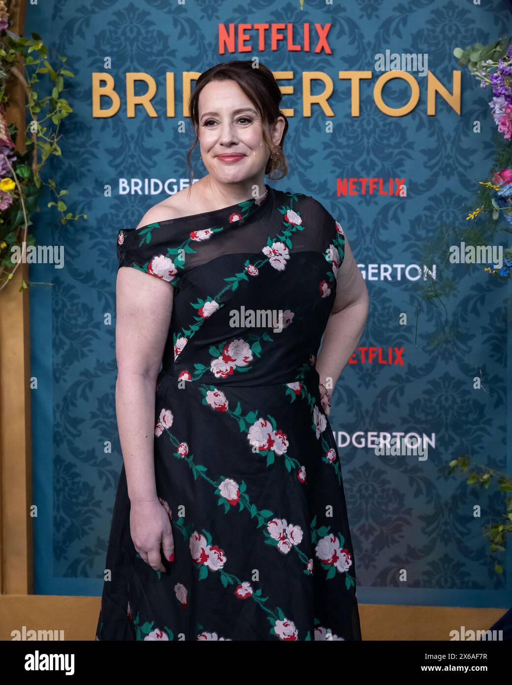 New York, USA. 13th May, 2024. Julia Quinn arrives on the red carpet ...