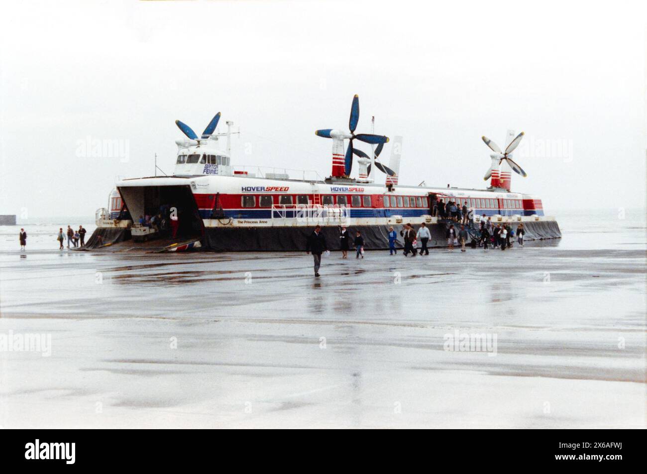 Hoverspeed, British Ferries, Saunders-Roe SR.N4 Mountbatten class ...
