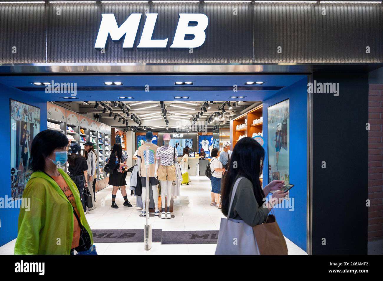 Major league walk hi-res stock photography and images - Alamy