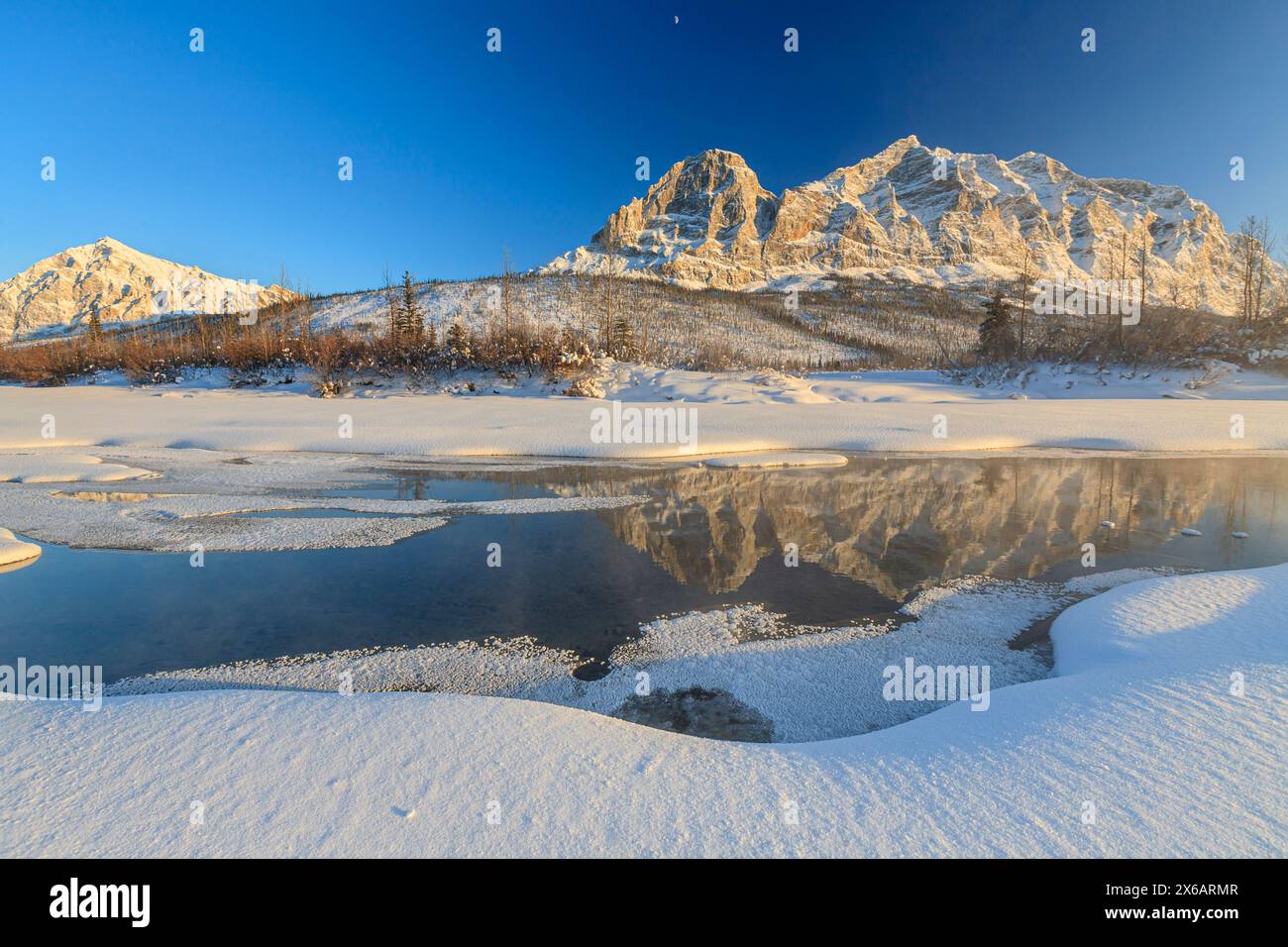 Brooks mountain range hi-res stock photography and images - Alamy
