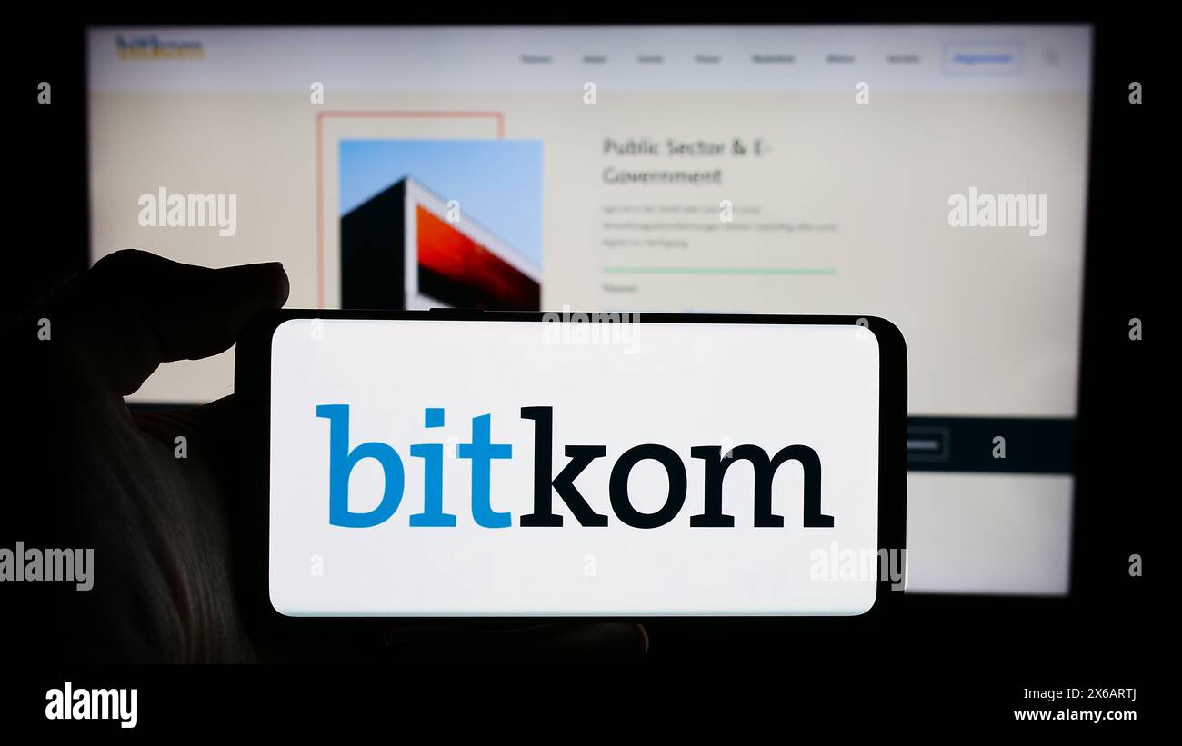 E logo hi-res stock photography and images - Alamy