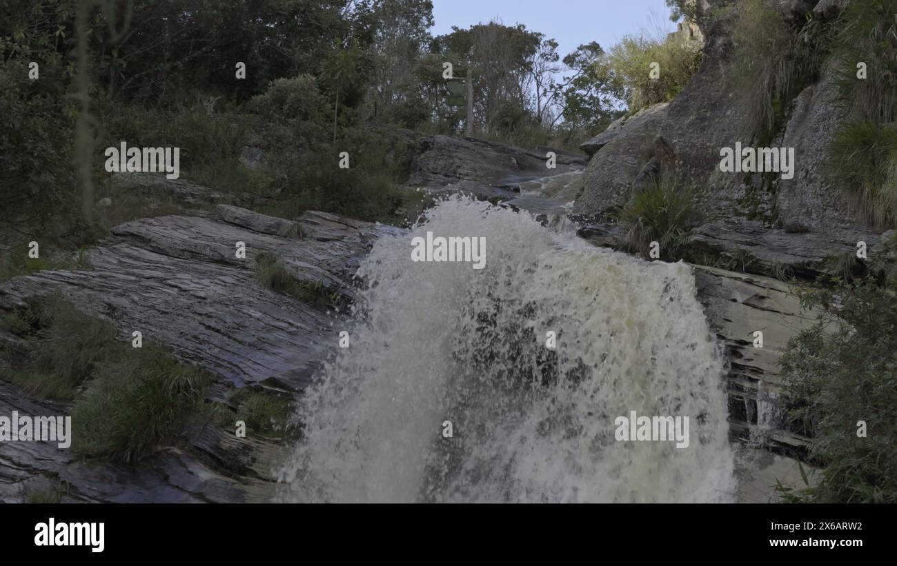Slow motion waterfall top view hi-res stock photography and images - Alamy