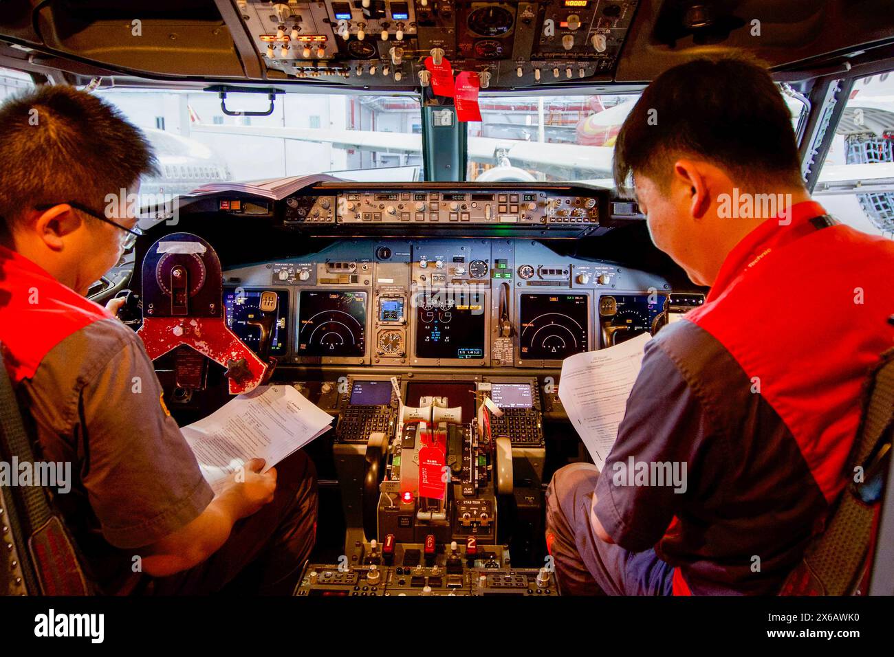 (240514) -- HAIKOU, May 14, 2024 (Xinhua) -- Staff members of Grand ...
