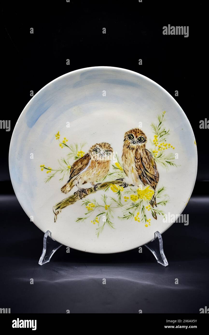 Decorative plate border hi-res stock photography and images - Alamy