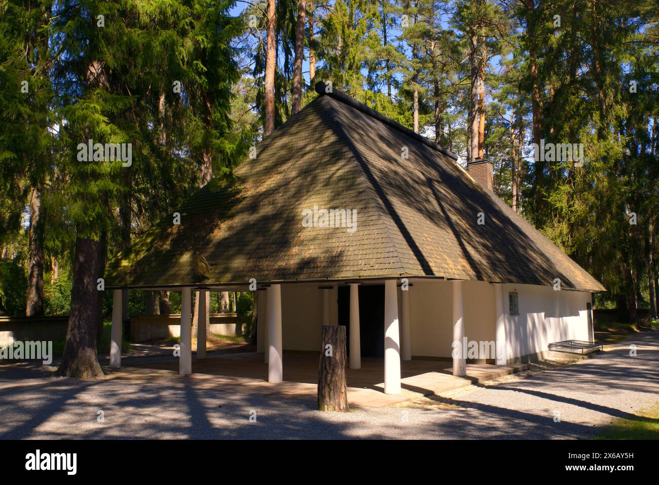 Forest chapel hi-res stock photography and images - Alamy