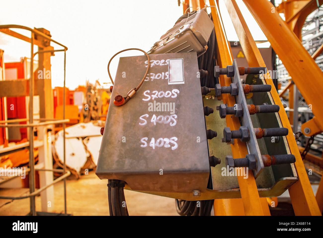 Load limit system hi-res stock photography and images - Alamy