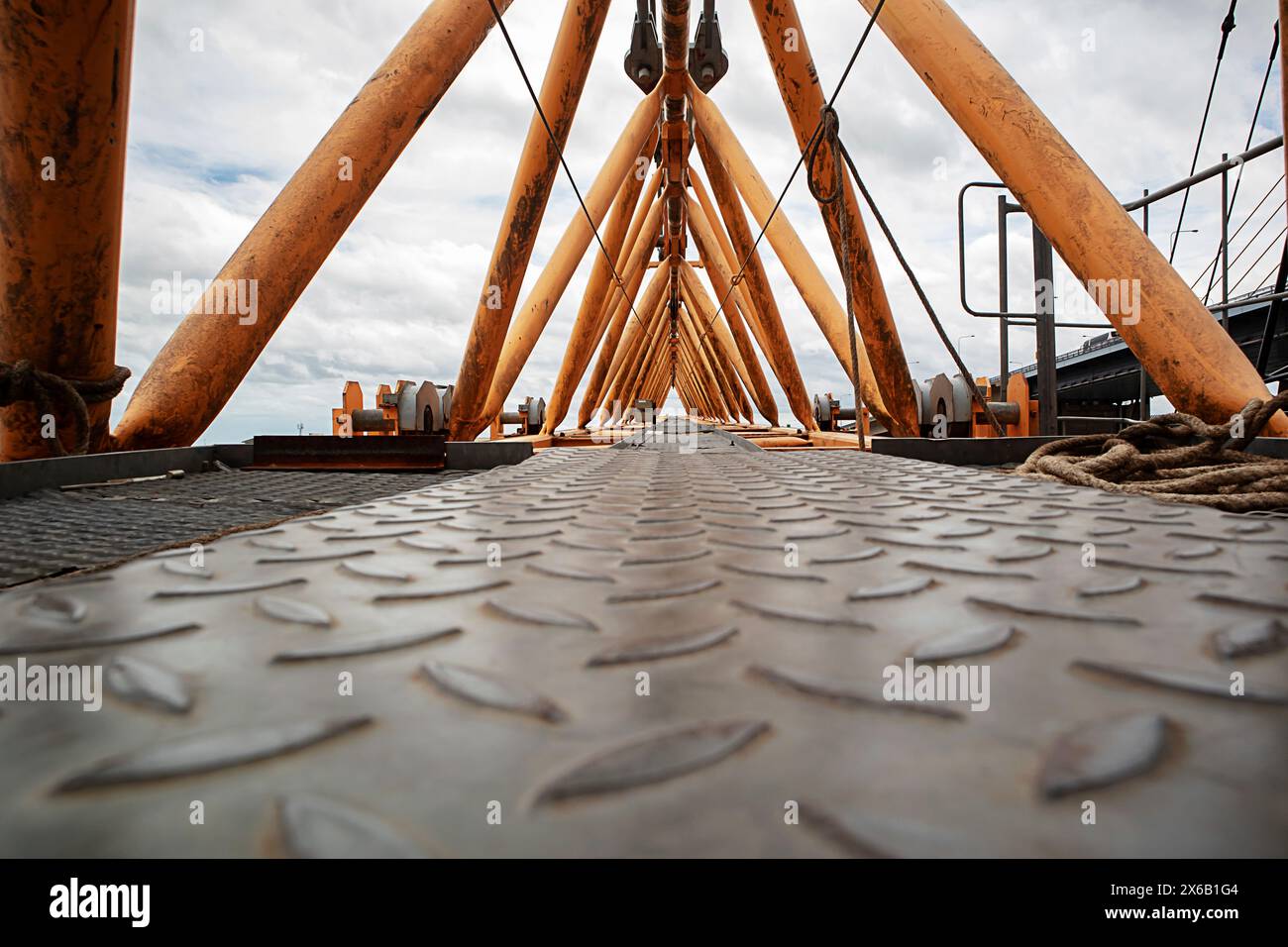 Check the tower crane load sensor for weight at the pulley of the front ...