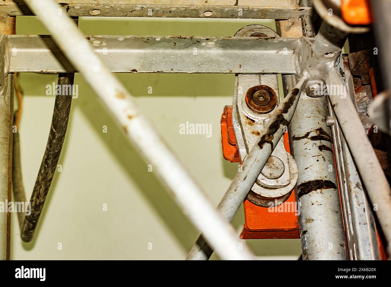 Elevator pulleys hi-res stock photography and images - Alamy