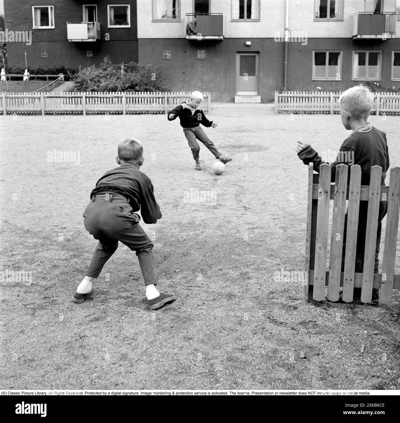 1950s historical children playing game hi-res stock photography and ...