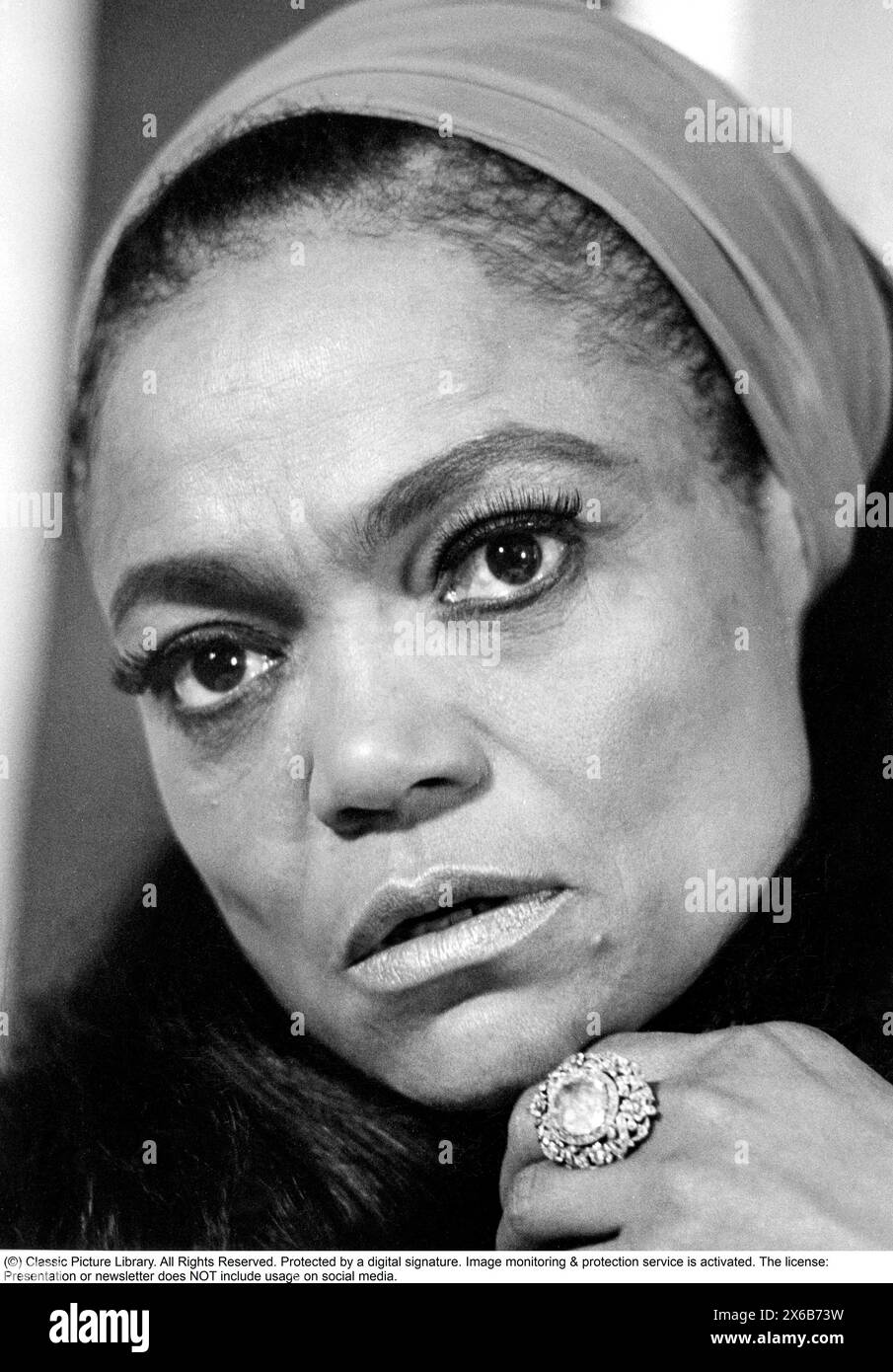 Eartha Mae Kitt (born Keith; January 17, 1927 – December 25, 2008) was ...
