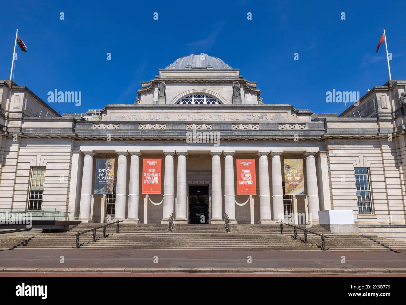 Cardiff national museum art gallery hi-res stock photography and images ...