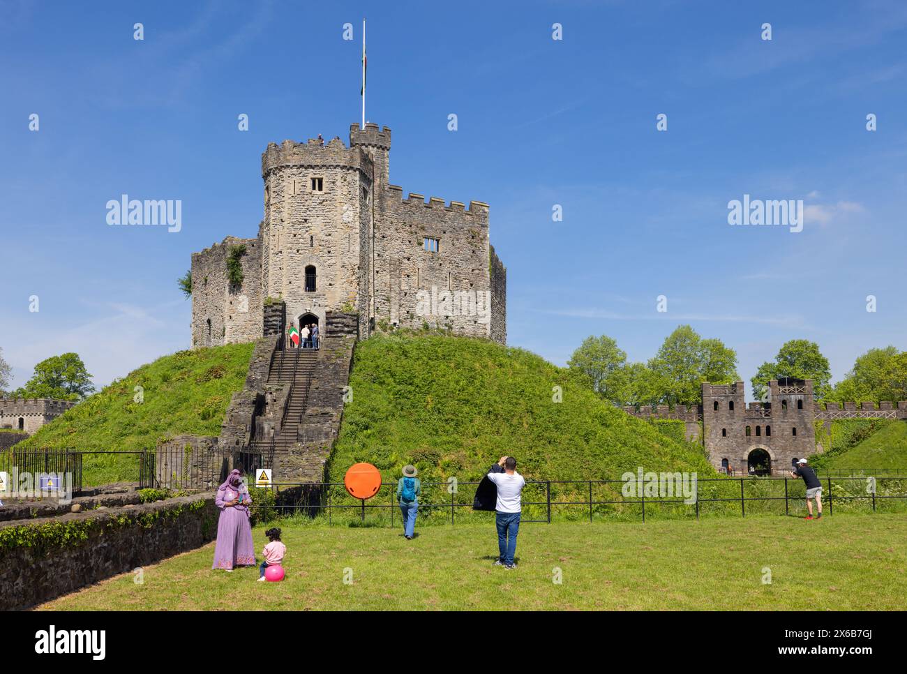 Motte and bailey castle hi-res stock photography and images - Alamy