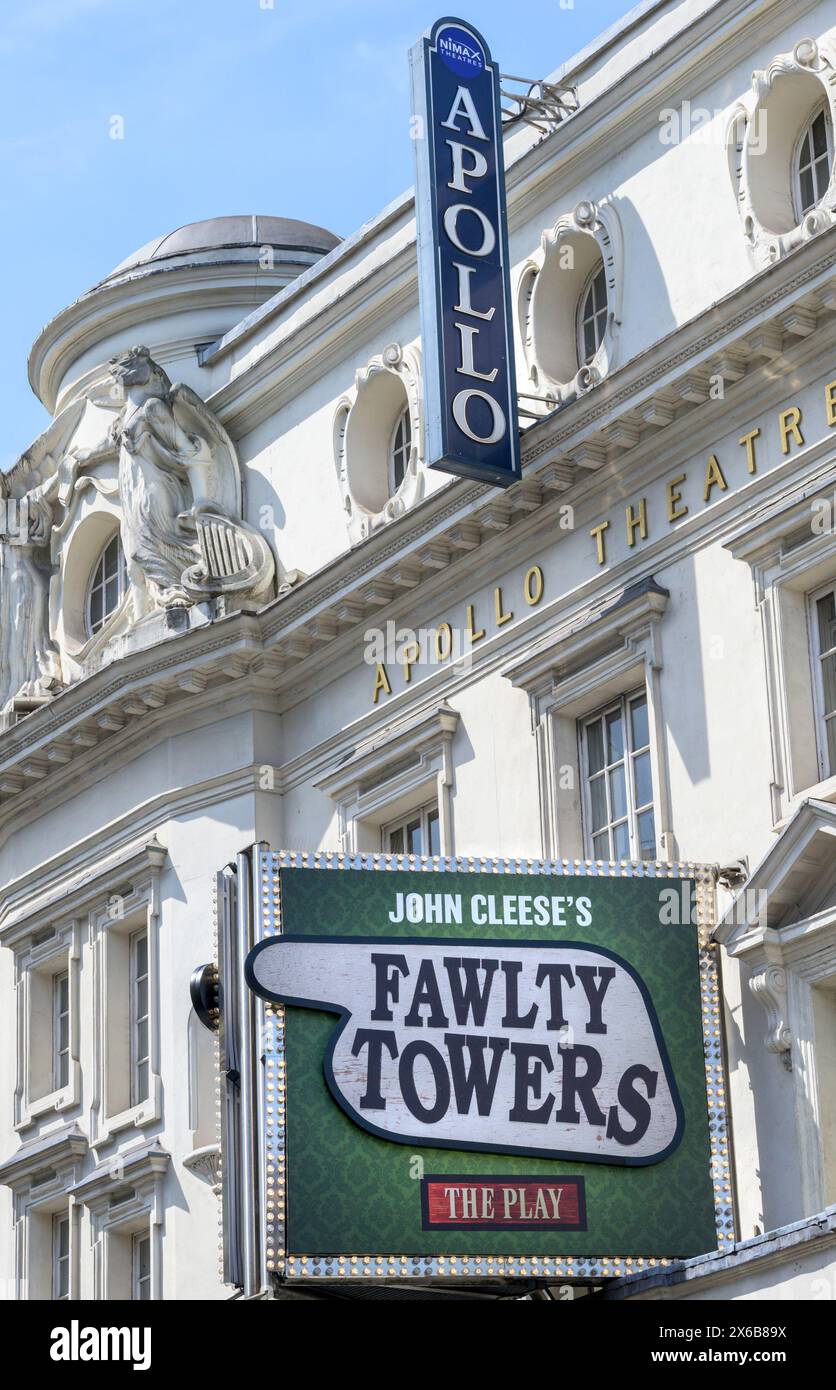 London, UK. Fawlty Towers - The Play (John Cleese) at the Apollo ...