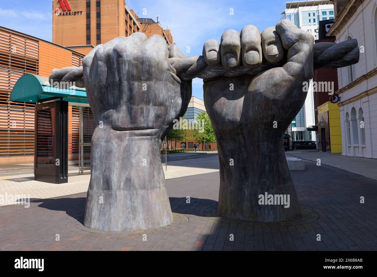 'All Hands' sculpture by Brian Fell (b. 1952) in Custom House Street ...