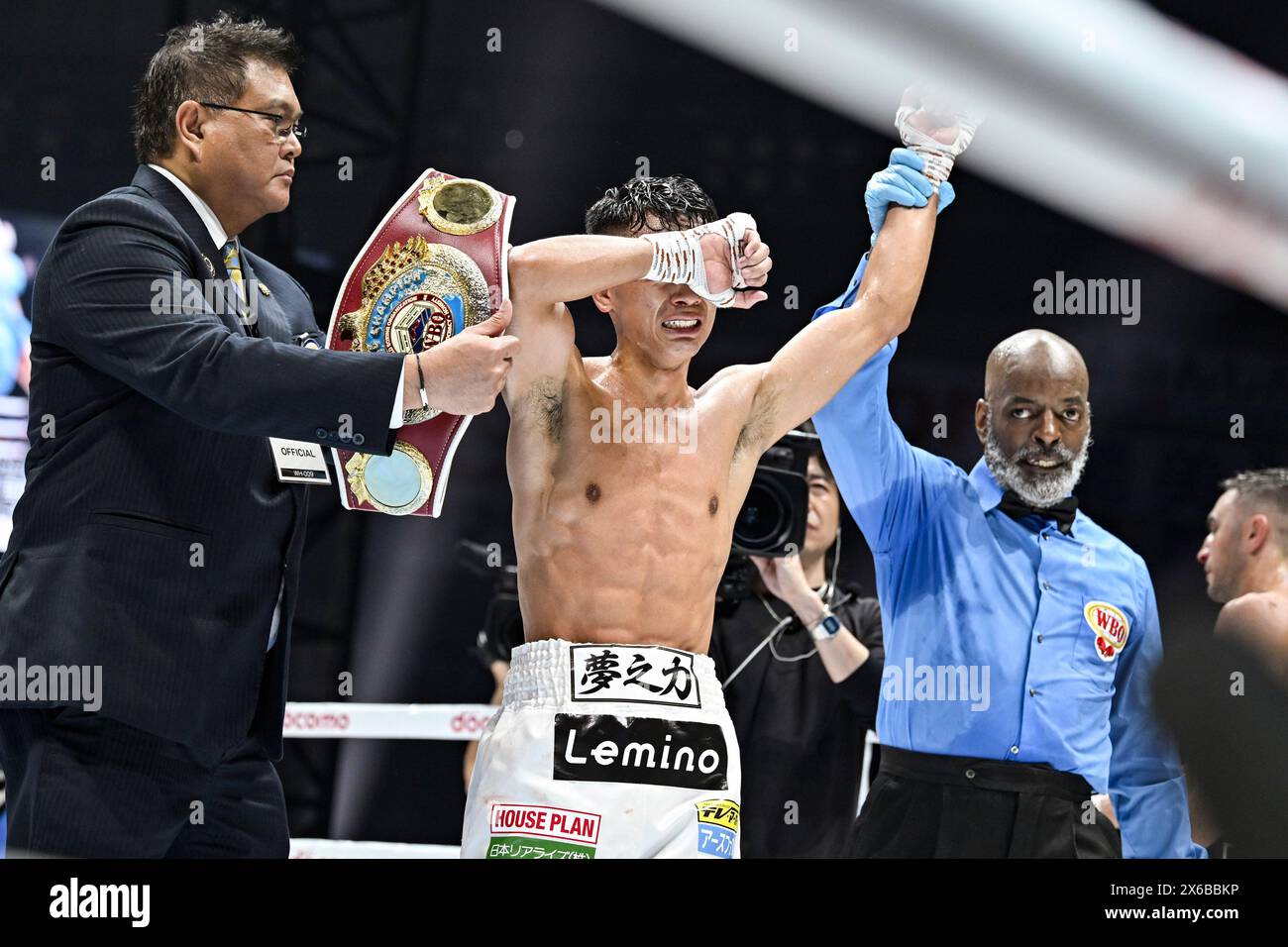 New champoion Yoshiki Takei of Japan won the WBO world bantamweight ...