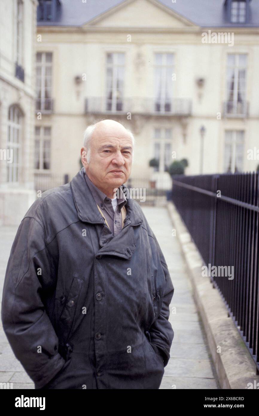 Edgar MORIN - Date : 19941201 ©John Foley/Opale.photo Stock Photo - Alamy