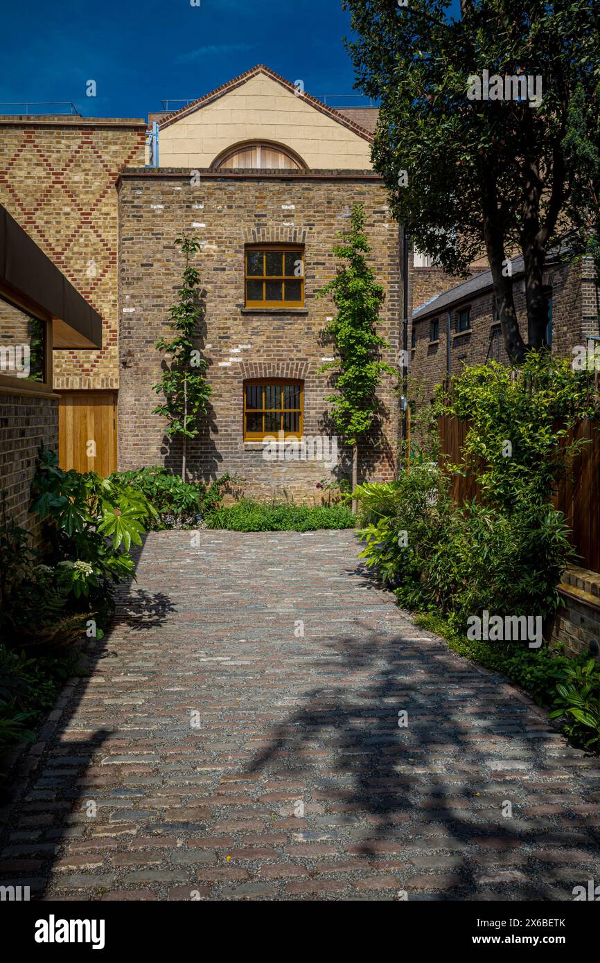 The Gilbert & George Centre at 5a Heneage St, London off Brick Lane ...