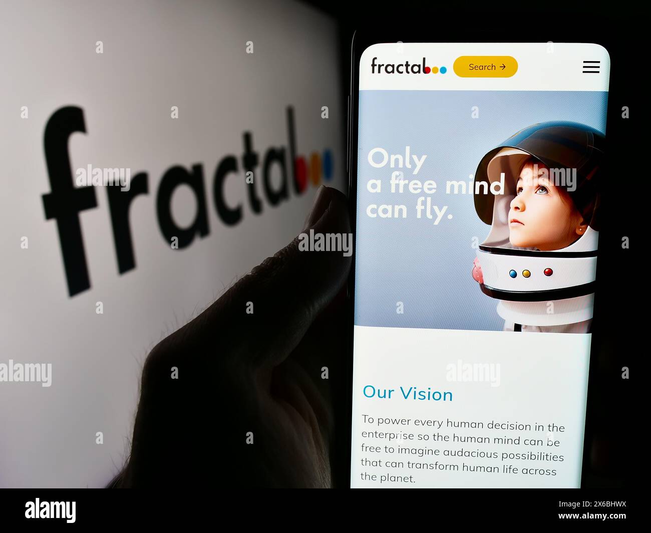 Fractal analytics logo hi-res stock photography and images - Alamy