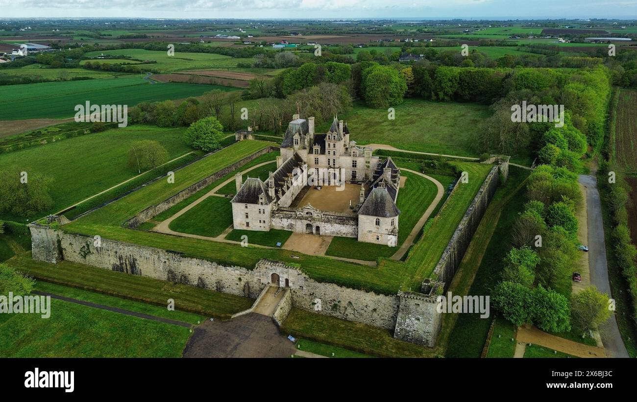 Kerjean castle france hi-res stock photography and images - Alamy