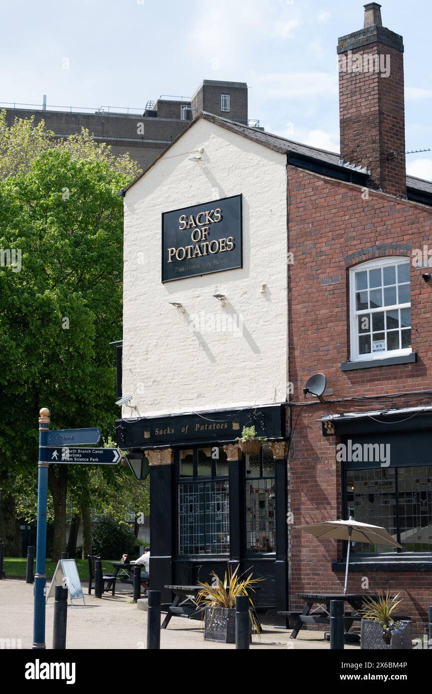 The Sacks of Potatoes pub, Aston University, Birmingham, UK Stock Photo ...