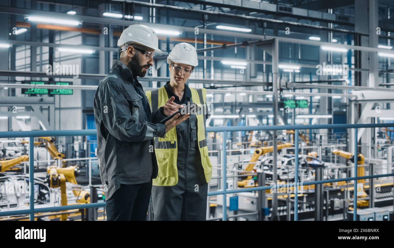 Smart factory specialist using hi-res stock photography and images - Alamy