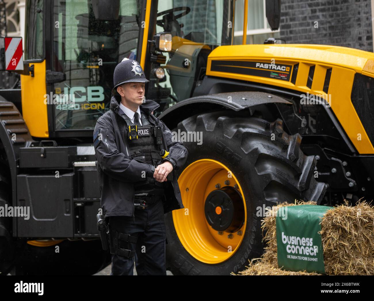 London the tractor hi-res stock photography and images - Alamy