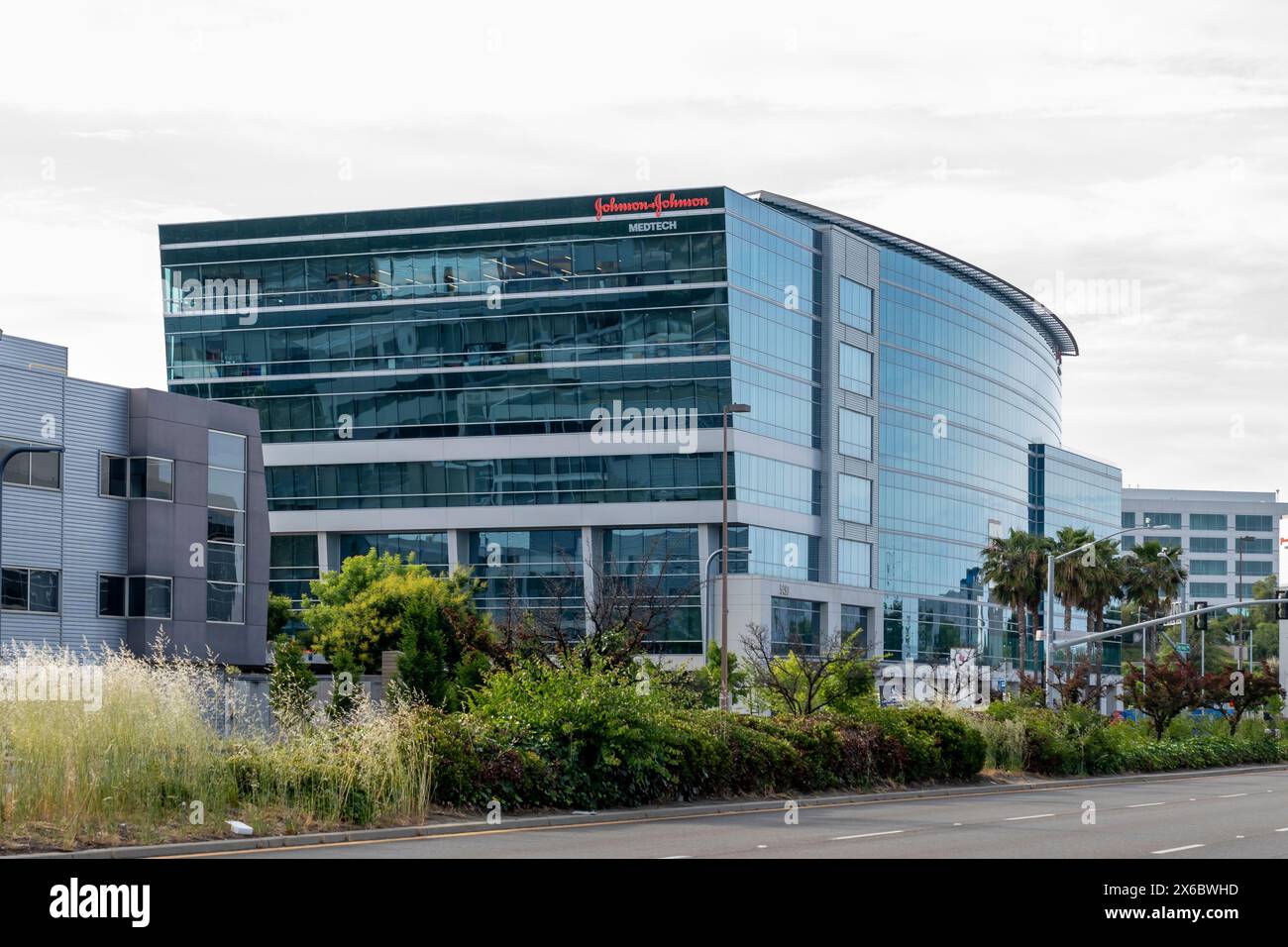 Johnson and johnson logo hi-res stock photography and images - Alamy