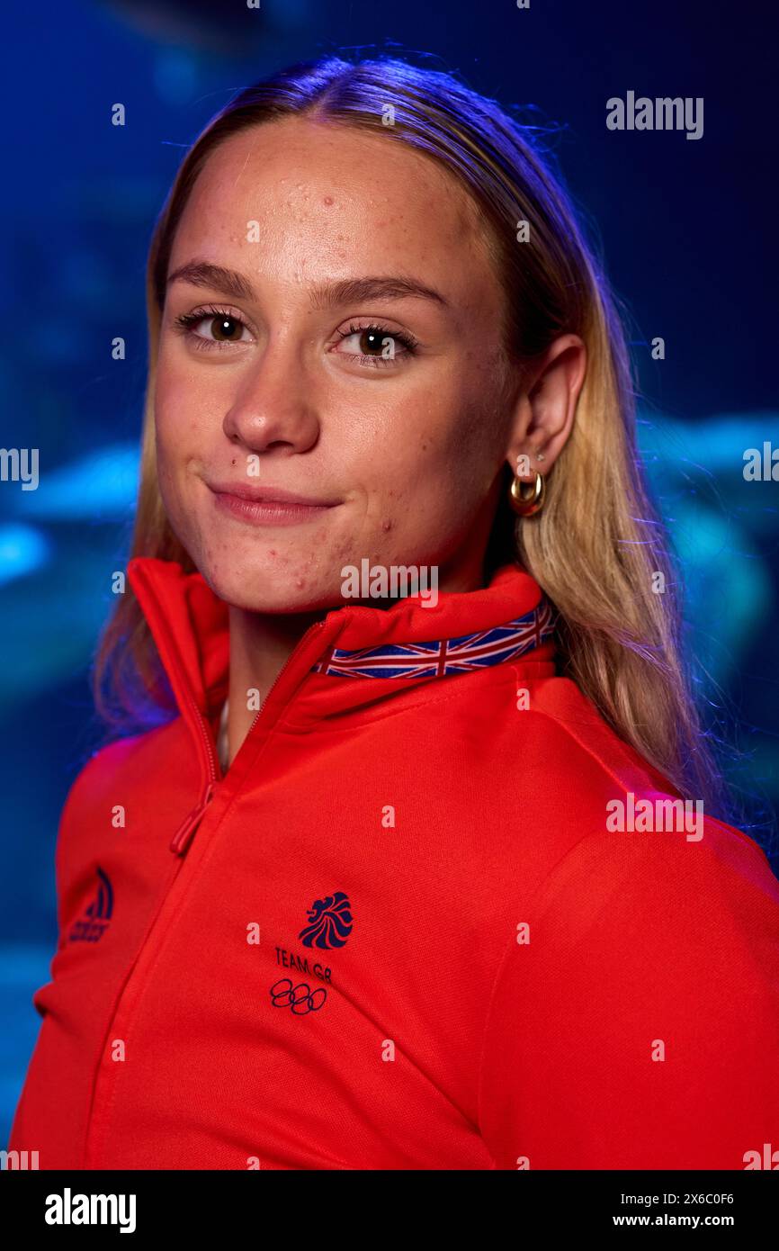 Artistic swimming hi-res stock photography and images - Alamy