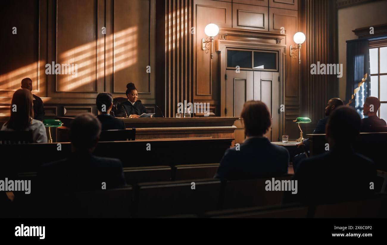 Woman judge listening public hi-res stock photography and images - Alamy