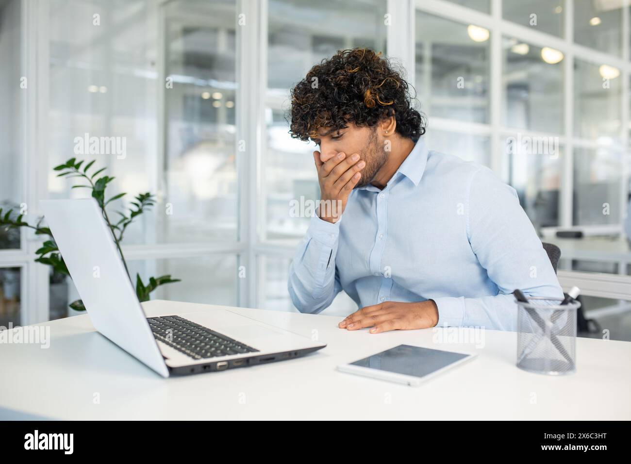 Man vomiting hi-res stock photography and images - Alamy
